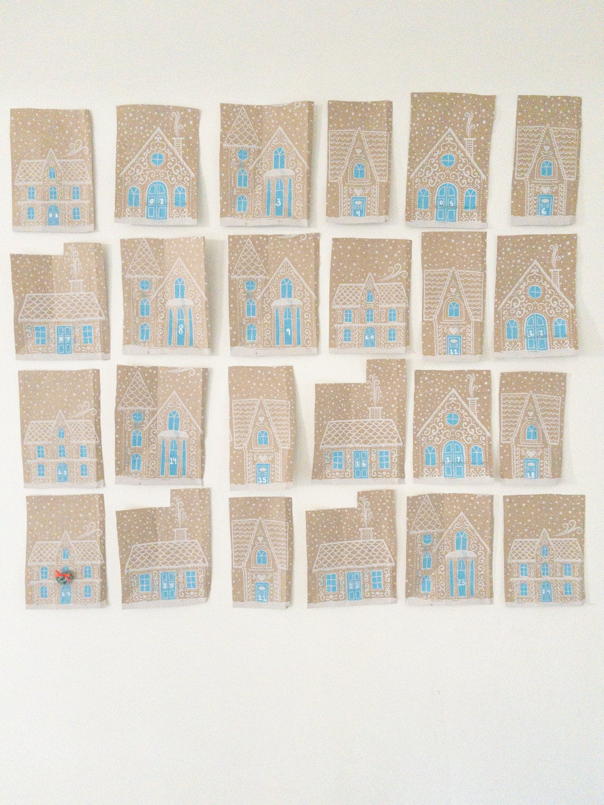 An Easy and Free Gingerbread House Advent Calendar DIY | Hope And Hedges