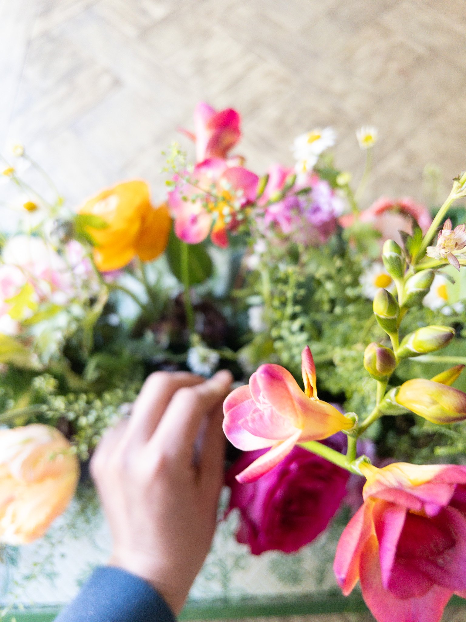 4 Easy Tips For A Whimsical Flower Arrangement | Hope And Hedges