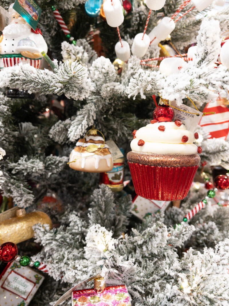 54 Easy And Fun Christmas Tree Themes For Kids | Hope And Hedges