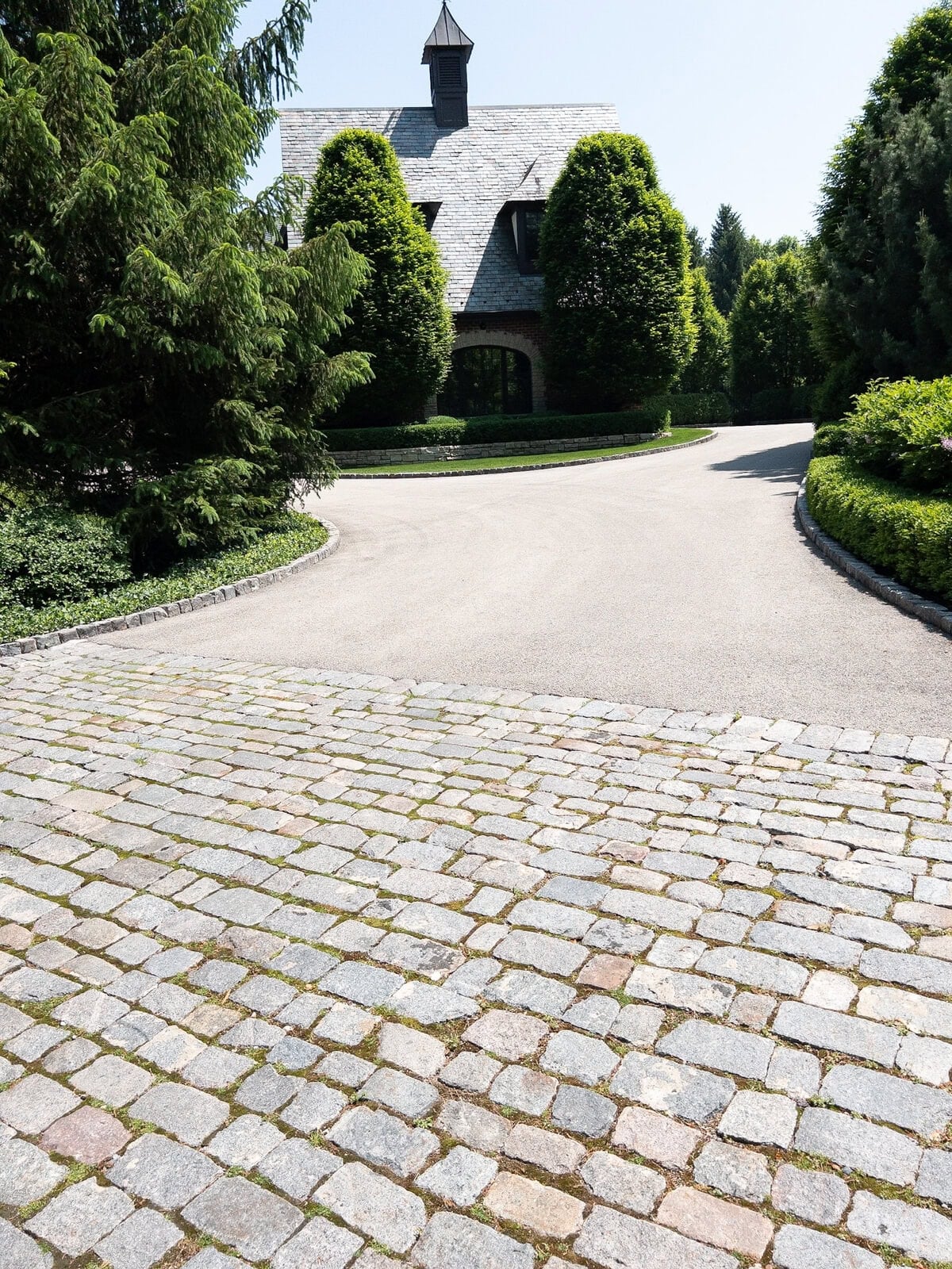 Beautiful Stone Paver Driveway Ideas (And Favorite Stone Pavers) | Hope ...