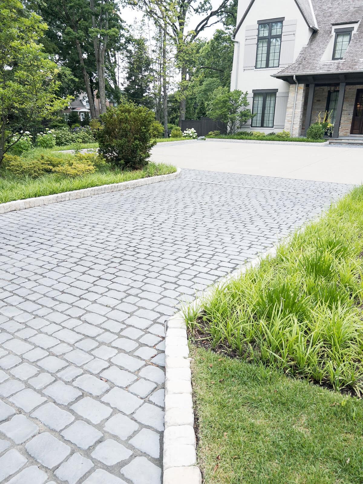 Beautiful Stone Paver Driveway Ideas (And Favorite Stone Pavers) | Hope ...