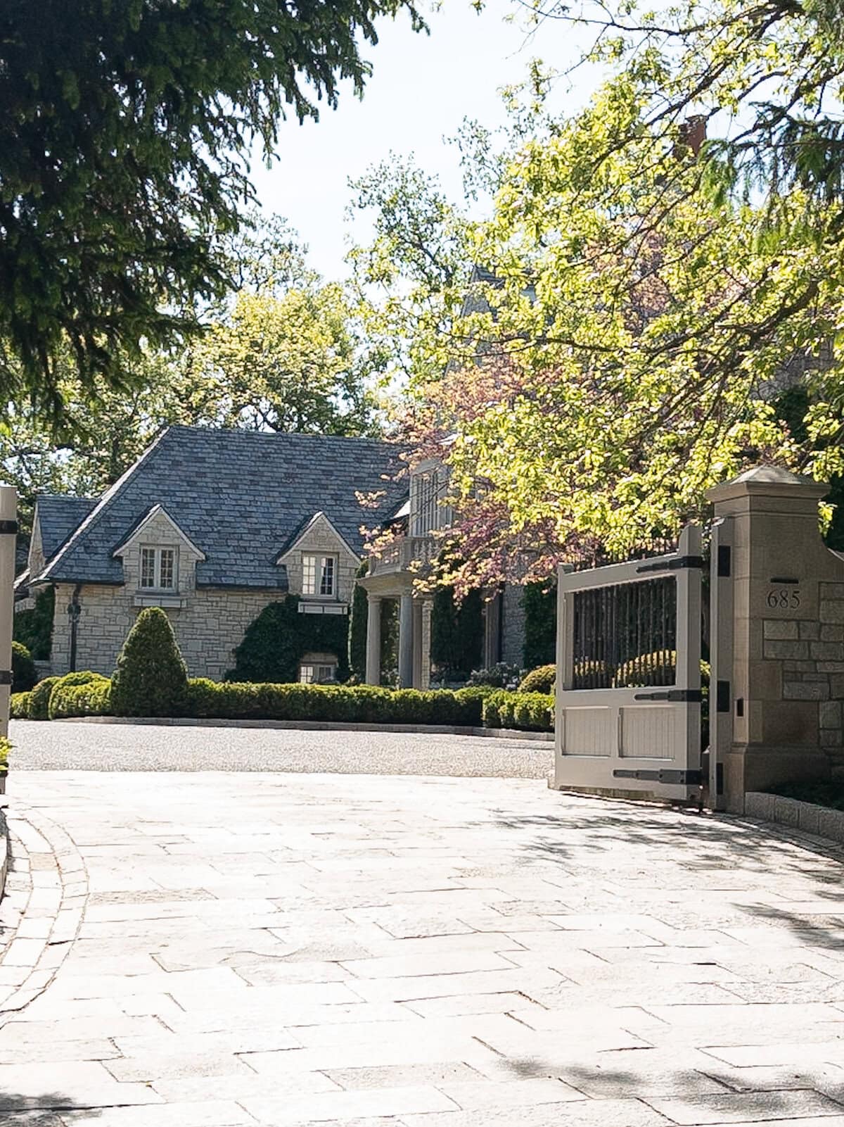 Beautiful Stone Paver Driveway Ideas (And Favorite Stone Pavers) | Hope ...