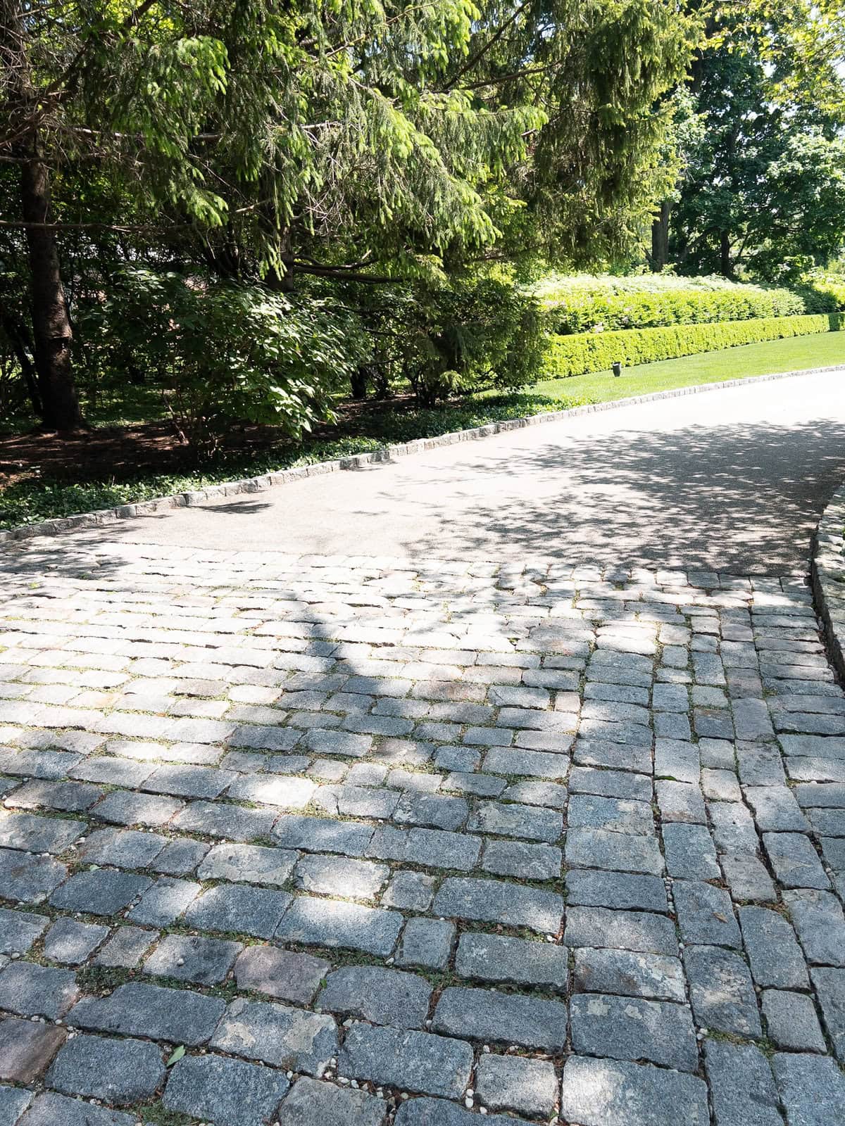Beautiful Stone Paver Driveway Ideas (And Favorite Stone Pavers) | Hope ...