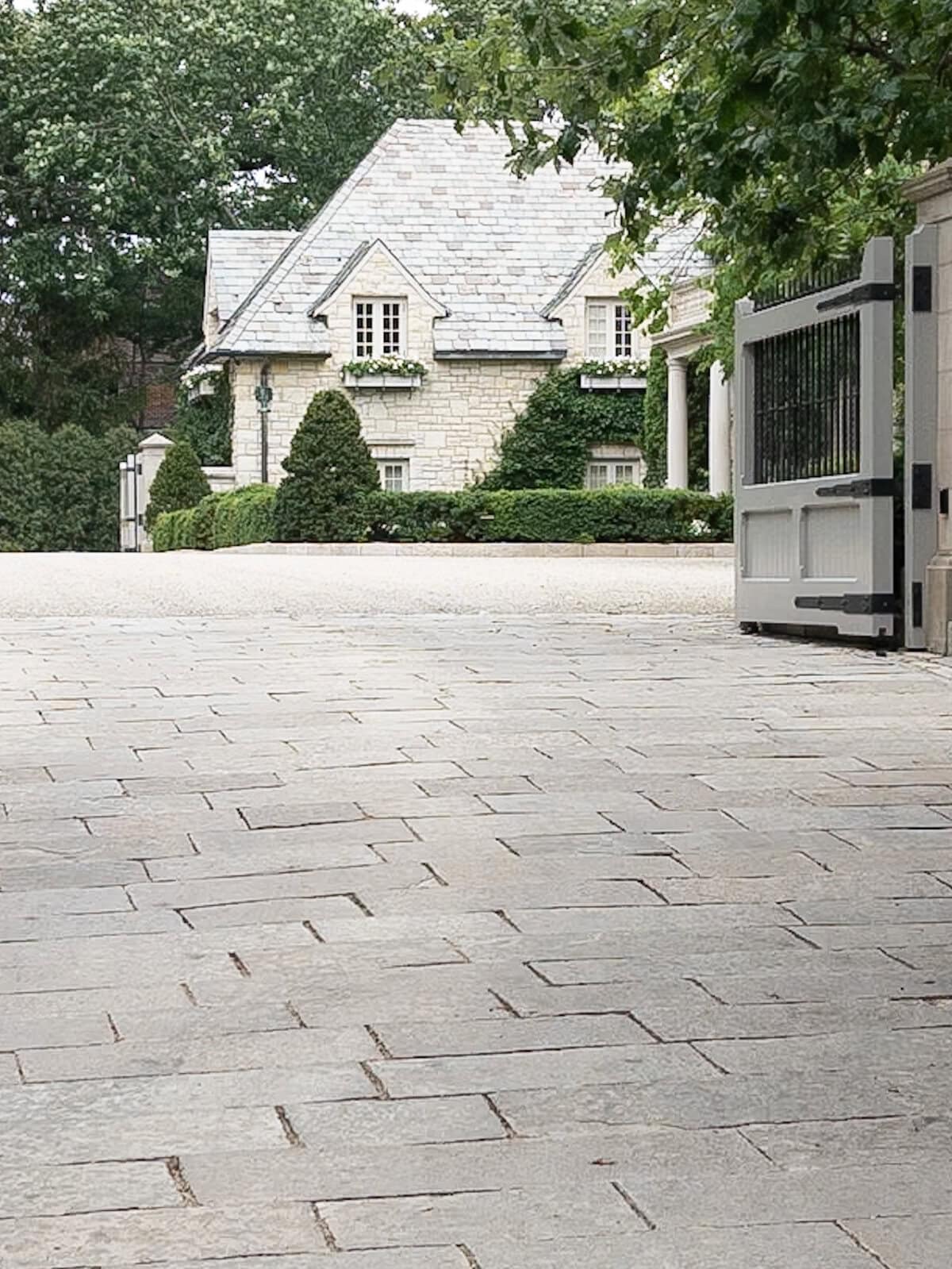 Beautiful Stone Paver Driveway Ideas (And Favorite Stone Pavers) | Hope ...