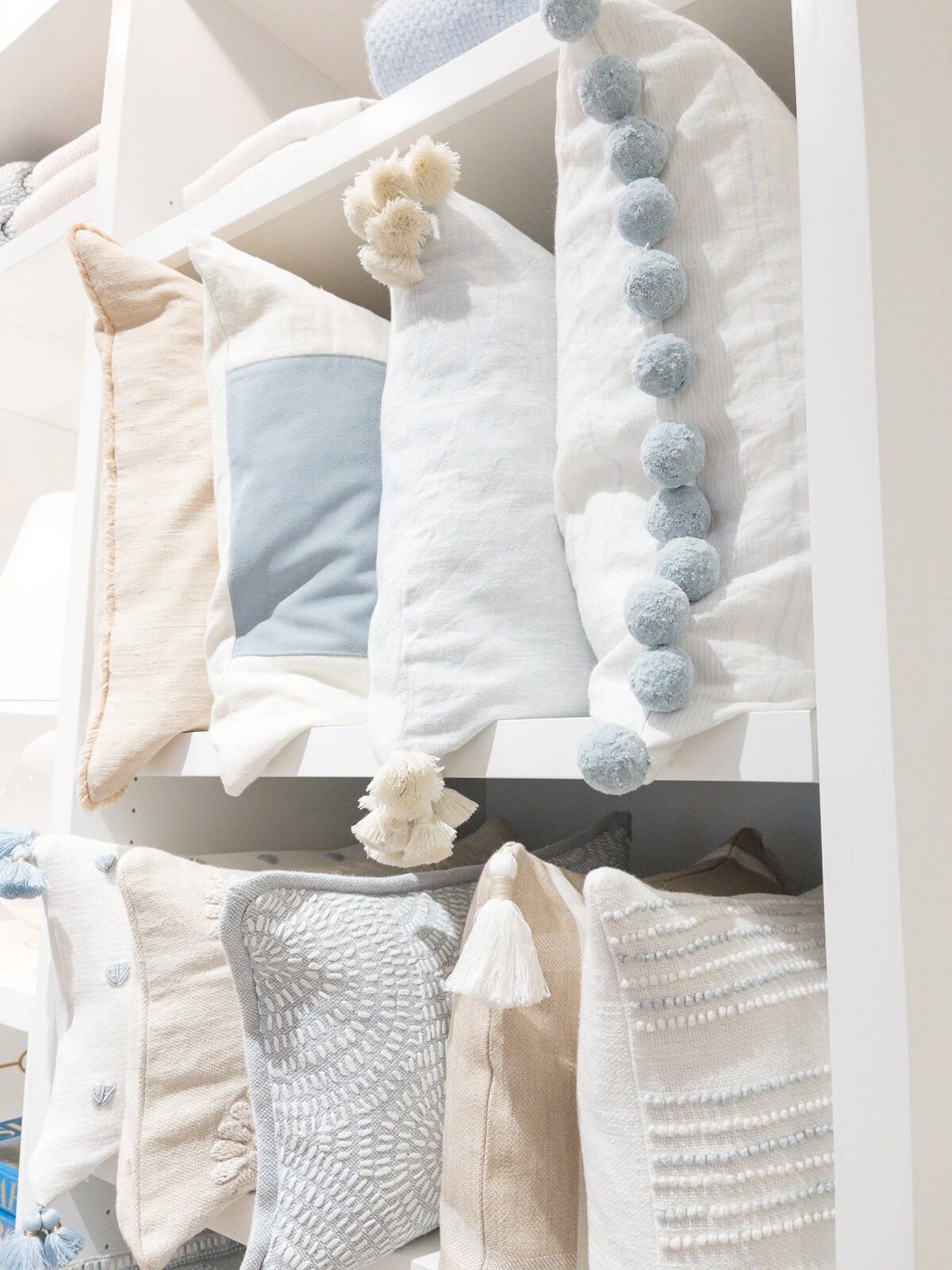 Perfect Pillow Combinations: How To Mix and Match Pillows Like A Pro