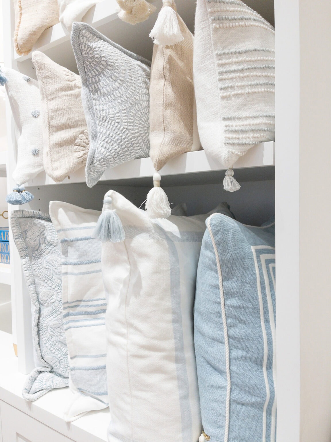 Perfect Pillow Combinations: How To Mix and Match Pillows Like A Pro